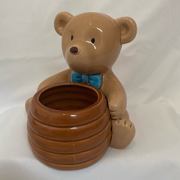 Enesco | Accents | Enesco Designed Giftware Ceramic Bear With Beehive ...